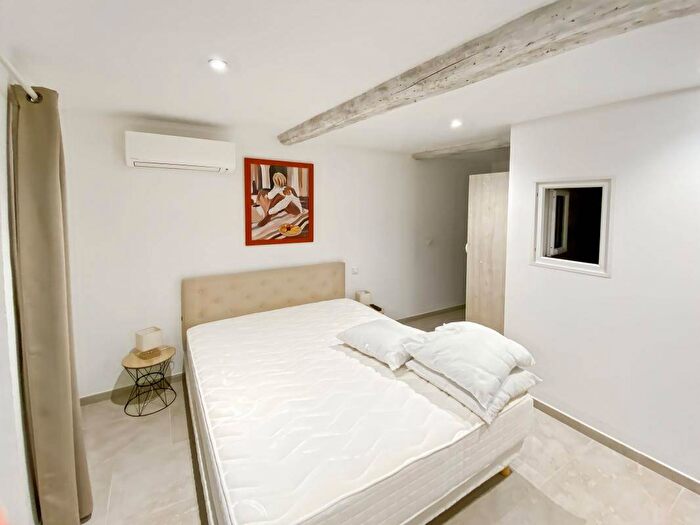 Maison à louer - Pierrerue - 2 pièces - 1 chambre