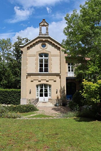Maison à louer - Louveciennes - 8 pièces - 6 chambres