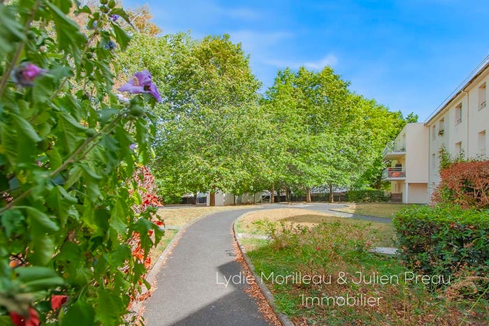 La Chapelle-sur-Erdre, Centre-ville, Gare, Chêne Vert : Appartement 2 pièces à vendre