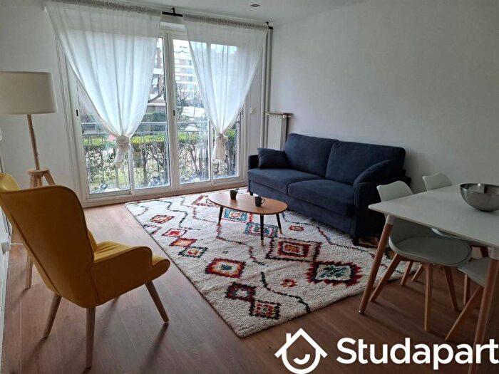 Appartement à louer - Sainte Marguerite, Marseille ème arrondissement - 1 pièce - 3 chambres