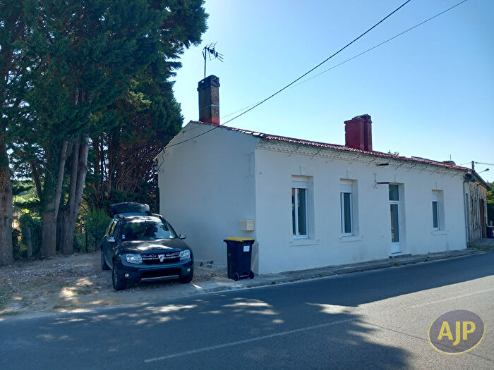 Maison 3 pièces à louer - Saint-Germain-d'Esteuil