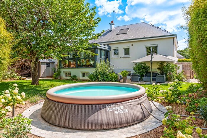 Saint-Cyr-sur-Loire, Mailloux - Maison 8 pièces à vendre