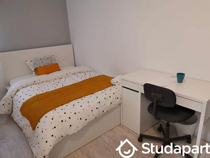 Appartement à louer - Bastide-Horloge, Cergy - 1 pièce - 2 chambres