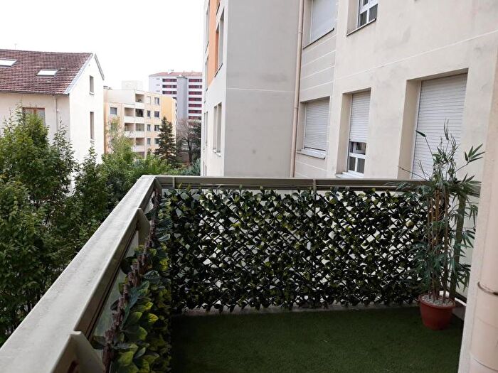 Appartement 2 pièces à louer à Villeurbanne, Ferrandière, Maisons Neuves