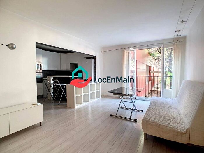 Appartement à louer - Plaine, Paris ème arrondissement - 2 pièces - 1 chambre