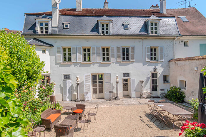 Maison à vendre - Écouen - 10 pièces - 6 chambres