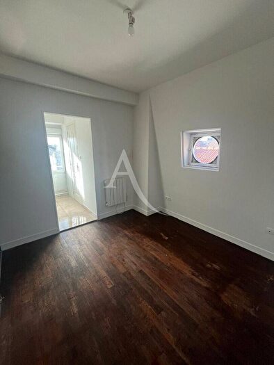 Appartement à louer - Les Boutours, Rosny-sous-Bois - 2 pièces - 1 chambre