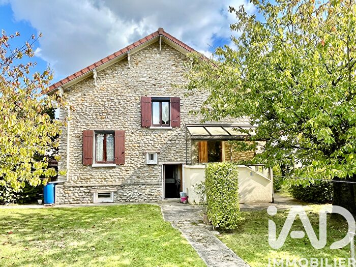 Maison à vendre - Moissy-Cramayel, Centre-ville - 5 pièces - 3 chambres