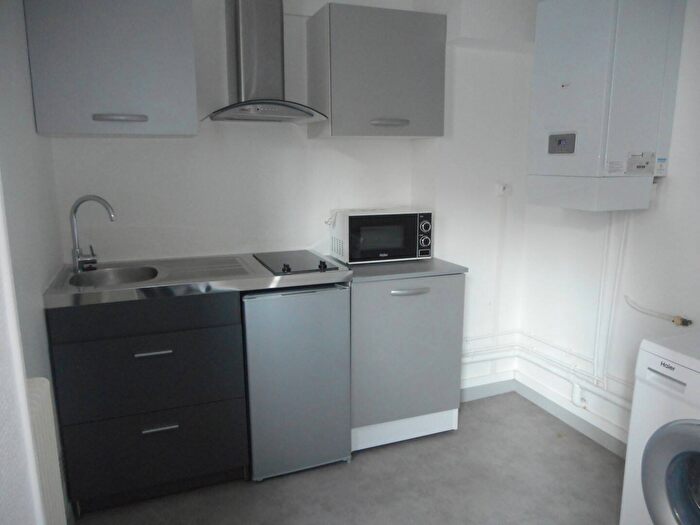 Appartement à louer - Barbâtre-Saint Remy-Verrerie, Reims - 1 pièce