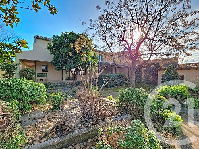 Maison à vendre - Aureille - 7 pièces - 5 chambres