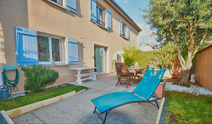 Maison à vendre - Morancé - 5 pièces - 4 chambres