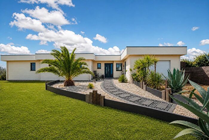 Maison 6 pièces à Plounévez-Lochrist, à vendre