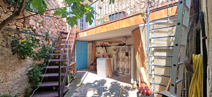 Maison à vendre - Montalba-le-Château - 5 pièces - 4 chambres