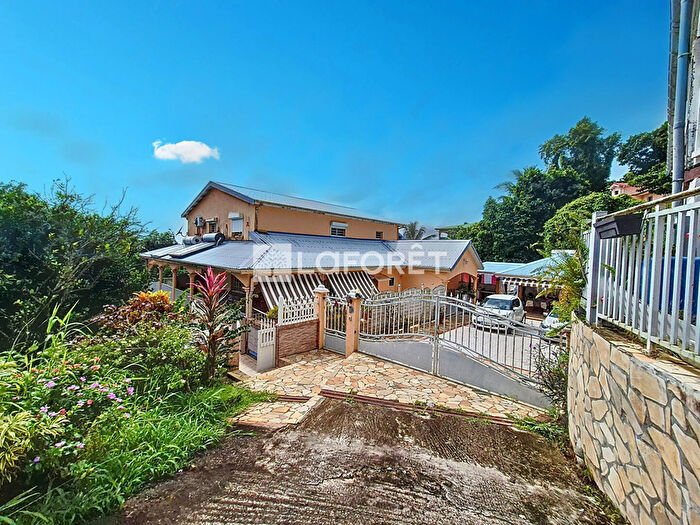 Maison 20 pièces à Gros-Morne, à louer