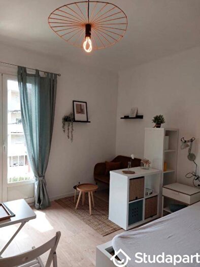 Appartement à louer - Les Remparts-Kennedy, Perpignan - 1 pièce - 2 chambres