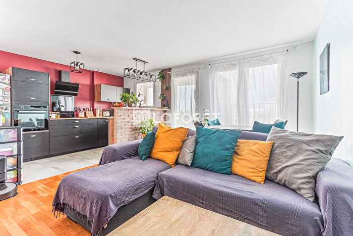 Appartement à vendre - Viry-Châtillon, Le Plateau - 3 pièces - 2 chambres