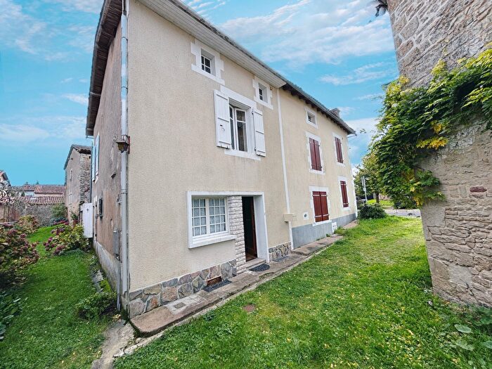 Maison à vendre - Benest - 5 pièces - 2 chambres