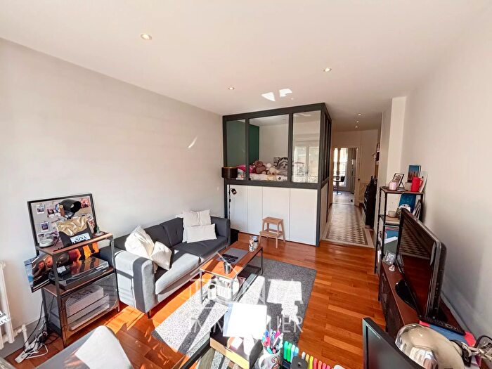 Maisons à vendre et appartements à louer - 1
