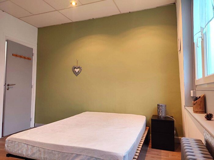 Appartement à louer - Ronchin - 5 pièces - 4 chambres