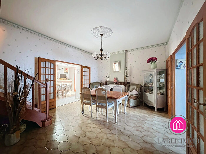 Maison à vendre - Vieux-Condé - 10 pièces - 5 chambres