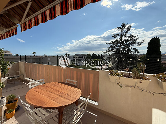 Appartement à vendre - Cagnes-sur-Mer, Le Cros de Cagnes, Les Vespins - 3 pièces - 2 chambres