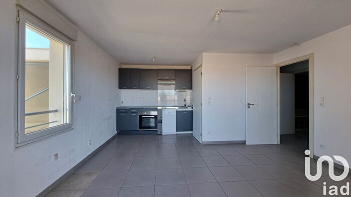 Maisons à vendre et appartements à louer - 1