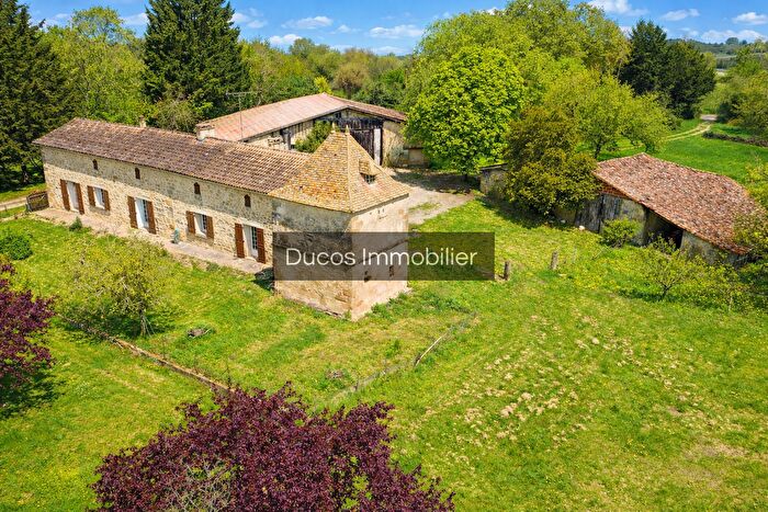 Maison à vendre - Saint-Pardoux-Isaac - 5 pièces - 4 chambres