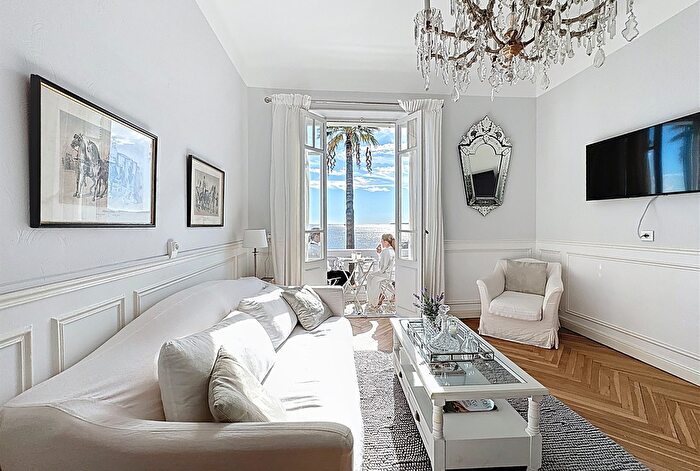 Appartement à vendre - Antibes, Juan-les-Pins, Le Cap - 3 pièces - 2 chambres