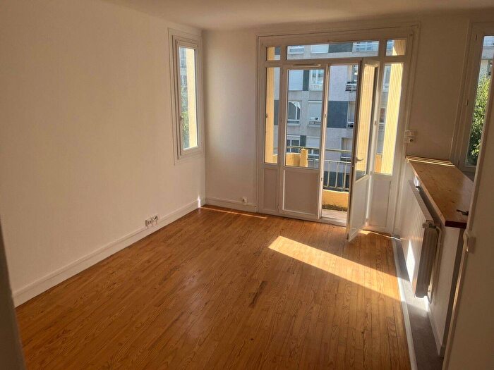 Appartement à louer - Bellevue-Solaure, Saint-Étienne - 2 pièces - 1 chambre