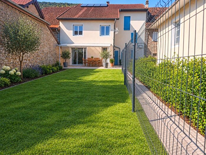 Peyrieu : Maison 7 pièces à vendre