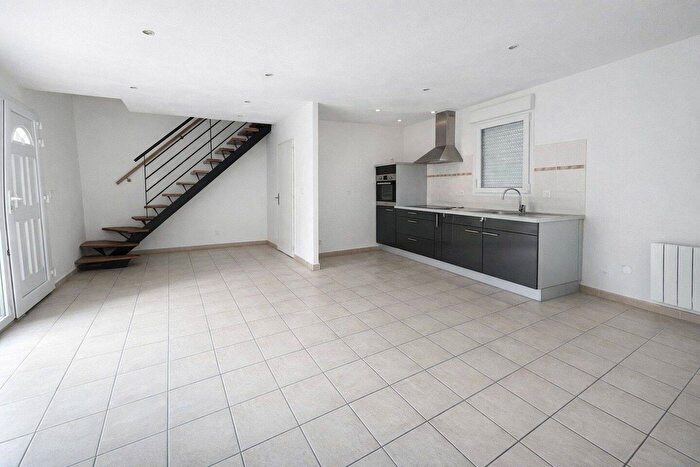 Appartement à louer - Sury-le-Comtal - 3 pièces - 2 chambres