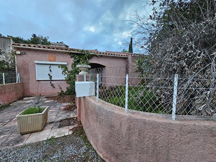 Maison à vendre - Cavalaire-sur-Mer, Centre-ville - 4 pièces - 2 chambres