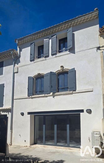 Appartement 5 pièces à louer à Maillane