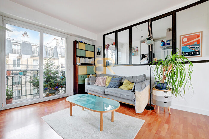 Appartement à vendre - Paris e , Saint-Vincent de Paul, Lariboisière - 3 pièces - 2 chambres