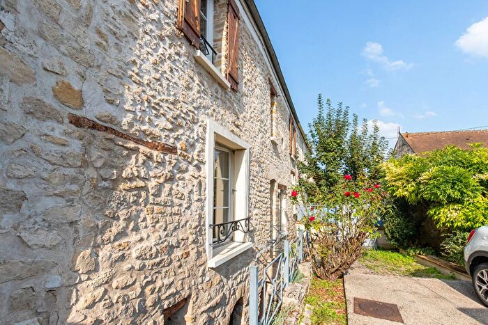 Maison à vendre - Oinville-sur-Montcient - 7 pièces - 5 chambres