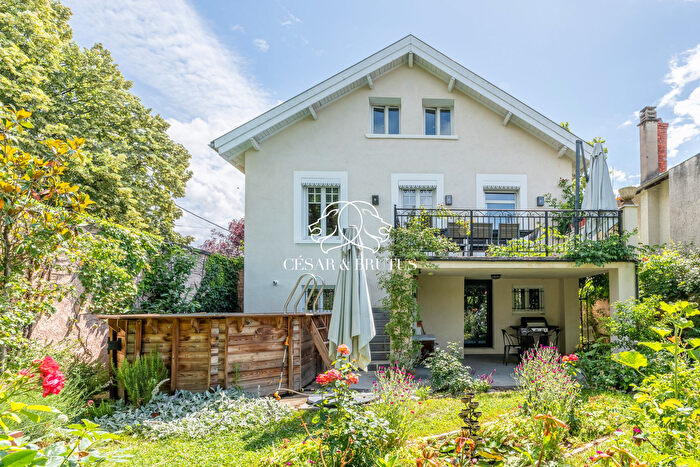 Lyon 8ème, Laënnec, Mermoz - Maison 7 pièces à vendre