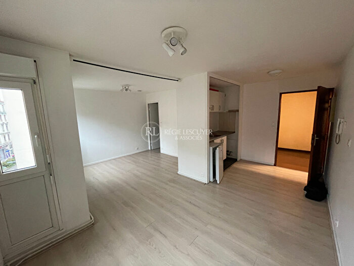 Appartement à louer - Villeurbanne, Charmettes - 1 pièce