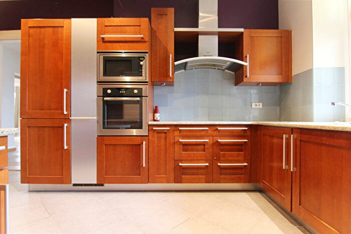 Appartement à louer - Mulhouse, Europe, Bassin Nordfeld - 7 pièces - 5 chambres