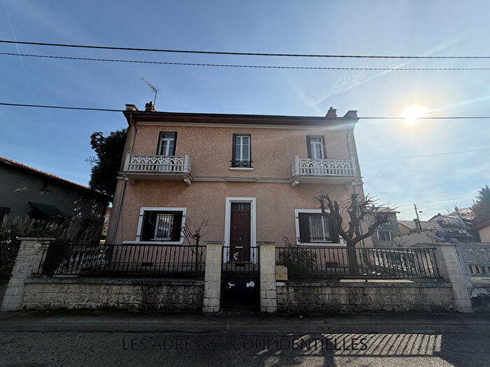 Maison à vendre - Vaulx-en-Velin, Le Pont des Planches - 7 pièces - 5 chambres