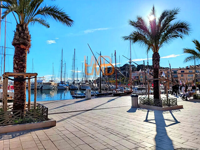 Appartement à vendre - Sanary-sur-Mer - 4 pièces - 2 chambres