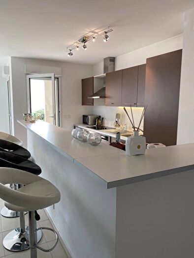 Appartement à louer - Le Roc Fleuri-Capitou Jeanne dArc, Mandelieu-la-Napoule - 3 pièces - 2 chambres