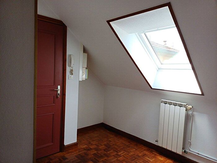 Rive Gauche-Saint Savinien, Villeneuve-sur-Yonne - Appartement 3 pièces à louer