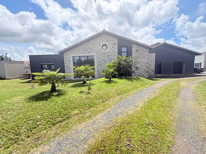 Saint-Lumine-de-Clisson : Maison 5 pièces à vendre