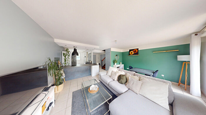 Appartement à louer - La Verpillière - 4 pièces - 3 chambres