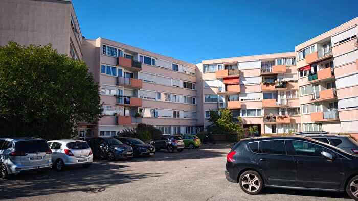 Appartement 4 pièces à vendre - Les Mureaux, Centre-ville