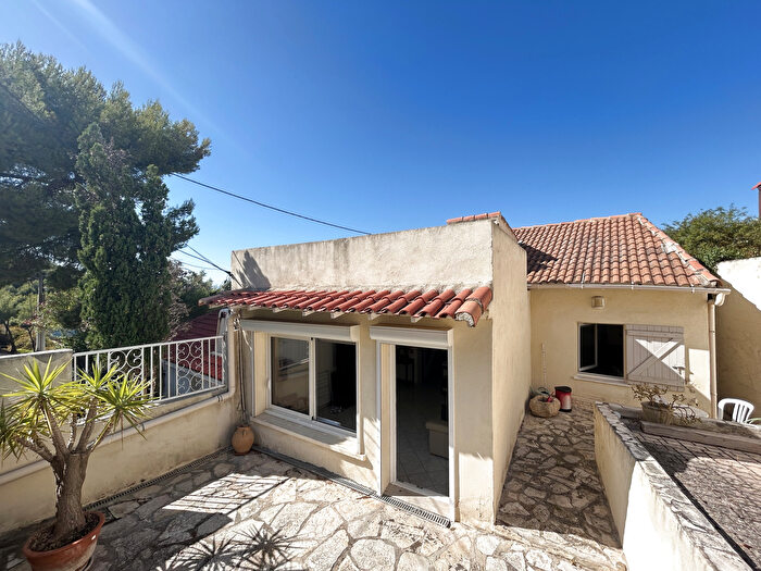 Maison à vendre - Marseille e  - 3 pièces - 2 chambres