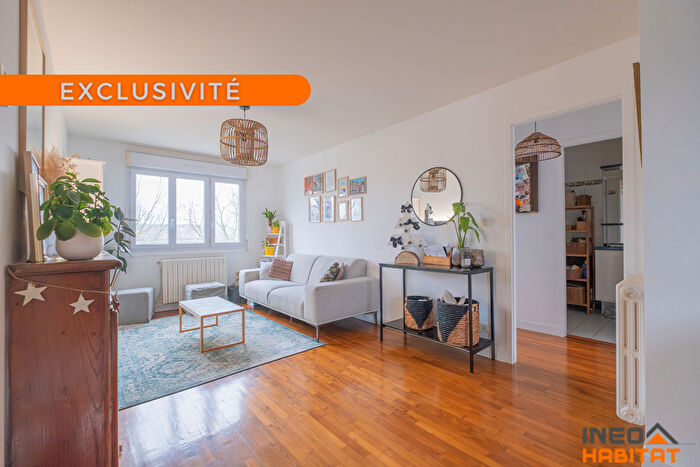 Appartement à vendre - Quartiers Nord-Est, Jeanne dArc - 3 pièces - 2 chambres