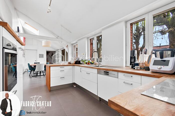 Maison à vendre - Pierrelaye - 8 pièces - 5 chambres