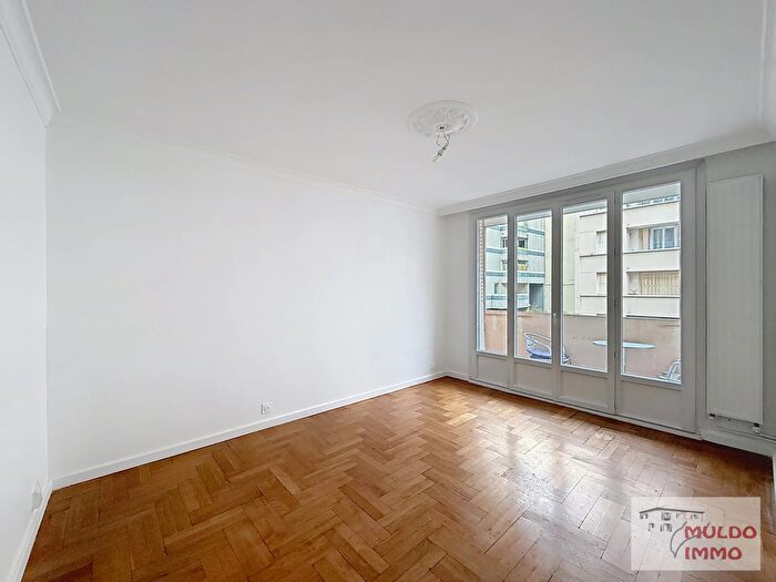 Appartement à vendre - Villeurbanne, République, Tolstoi - 3 pièces - 2 chambres