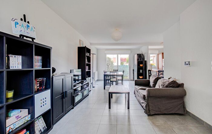 Maison 4 pièces à vendre à Frouzins